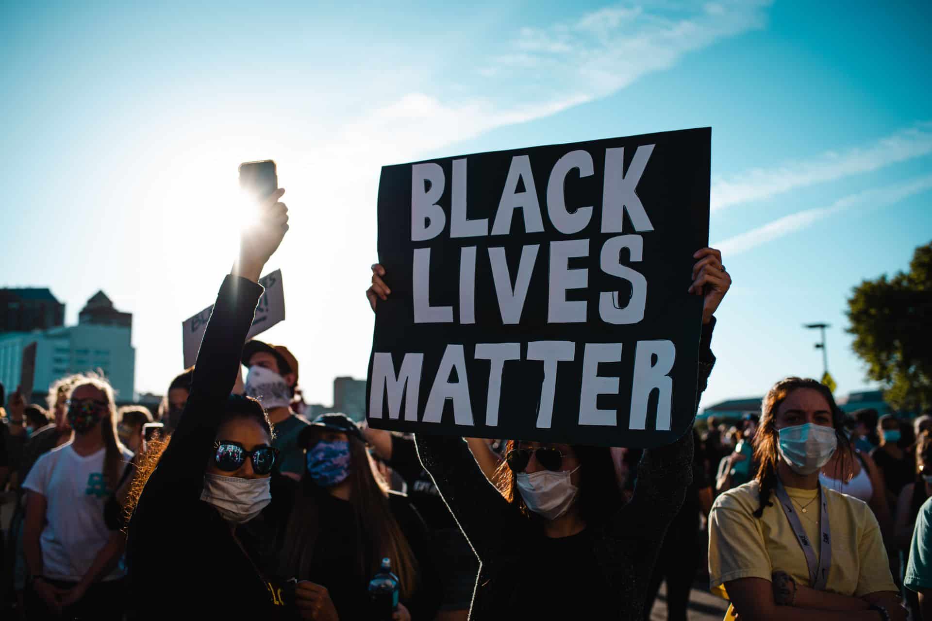 Arizona prosecutor who charged BLM protesters as gang members gets law ...
