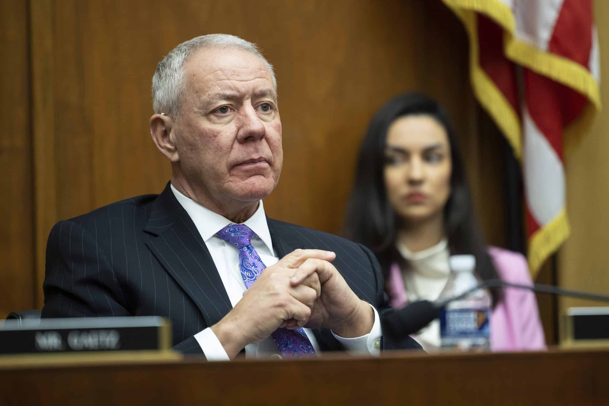 Ken Buck signs Democrats' discharge petition for Ukraine aid on his way ...